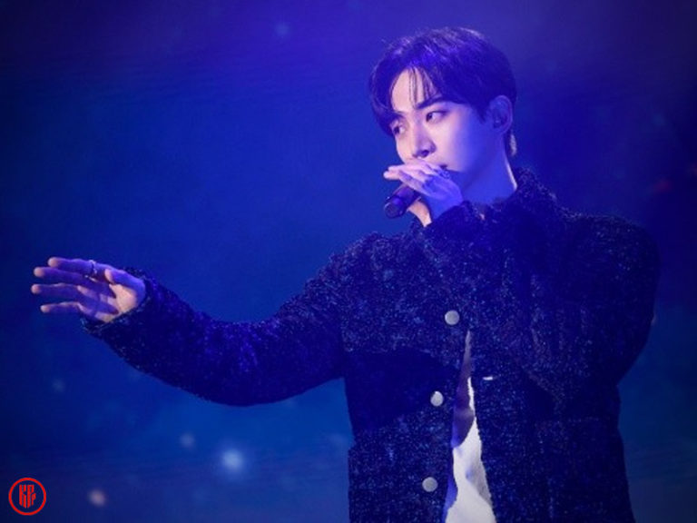 FULL Story: 2PM Lee Junho Best Friends Song Joong Ki Surprise at Fan ...