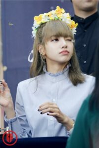 10+ Pictures to Prove BLACKPINK Lisa, the Modern Fashion Queen of ...