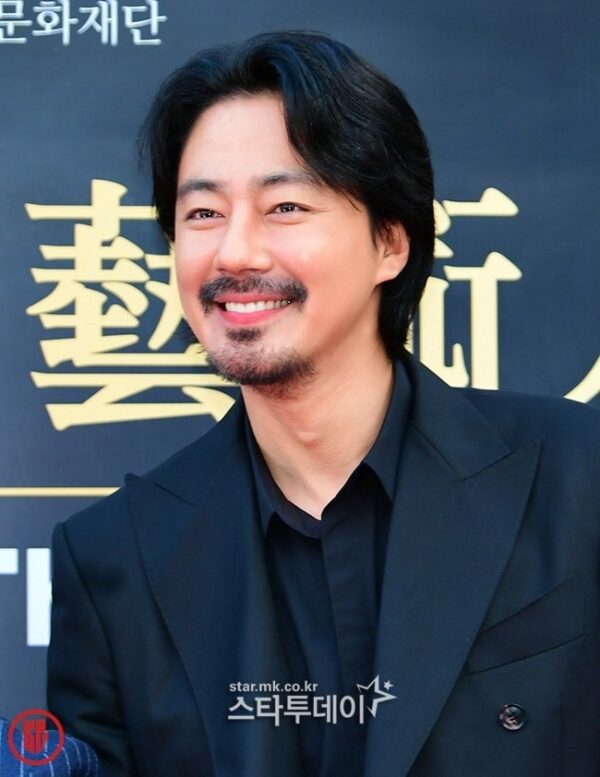 Jo In Sung Earns Good People Artist Award: Unveiling the Motivation ...