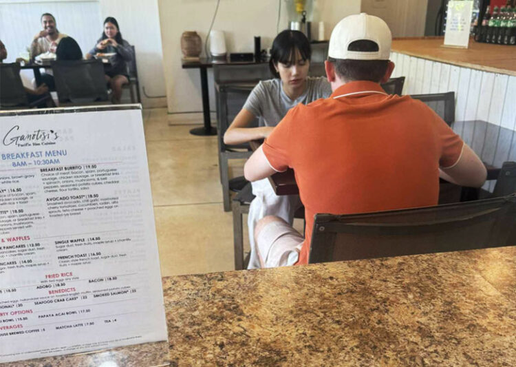 BLACKPINK Lisa Spotted on Hawaii Date with Rumored Boyfriend - KPOPPOST