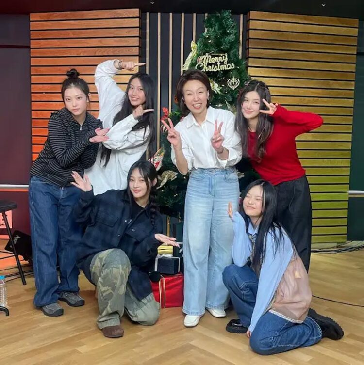 NewJeans Remains in Demand: A Christmas Special with “Kim Hyun Jung’s News Show” - KPOPPOST